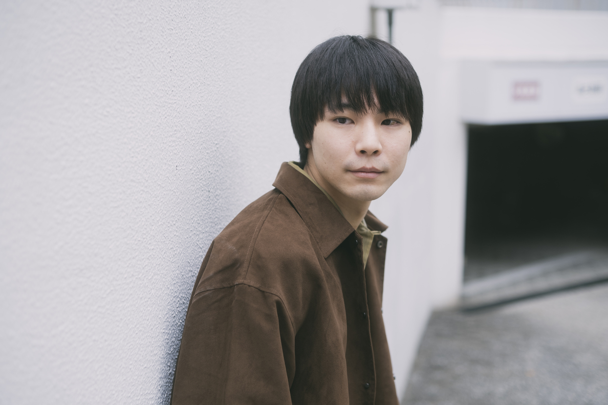 Remayとは何者か? 新鋭シンガーソングライターが語る、山陰の原風景から山本哲也と作り上げたデビューアルバム『夕暮れ』まで | Mikiki ...