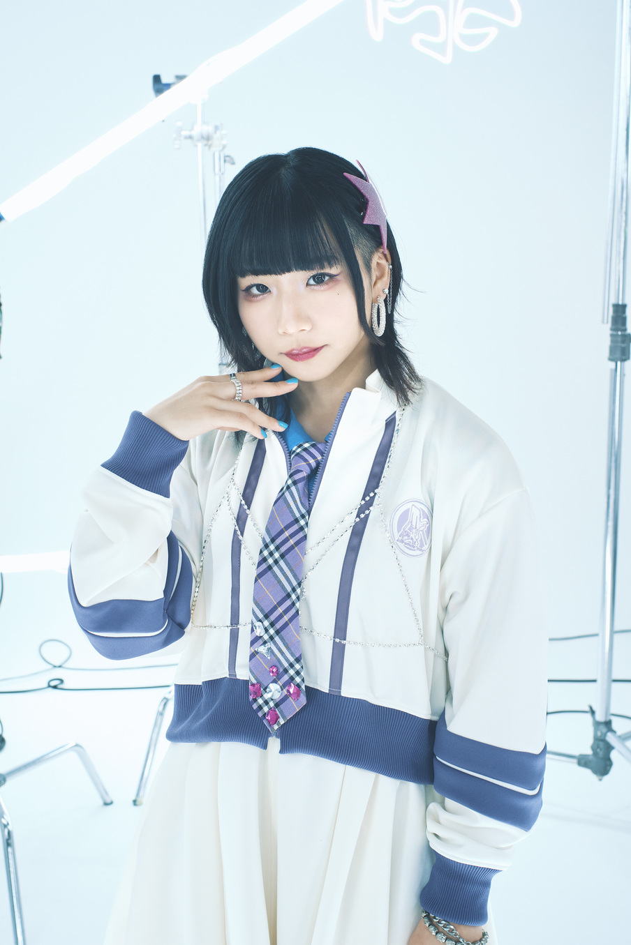 ミームトーキョー『MEME TOKYO.』個性的な6人が語る初のアルバムと色鮮やかなグループの魅力 | Mikiki by TOWER RECORDS