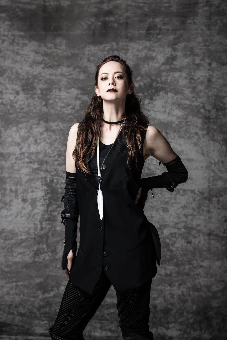 LIV MOONのAKANE LIVが10年ぶりのアルバム『OUR STORIES』に注いだ熱い思いと情熱 | Mikiki by TOWER ...